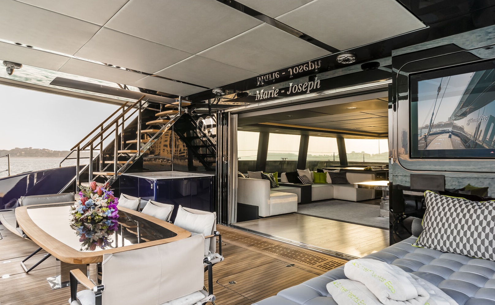 Yacht MARIE-JOSEPH, Sunreef 80 Eco | CHARTERWORLD Luxury Superyacht ...